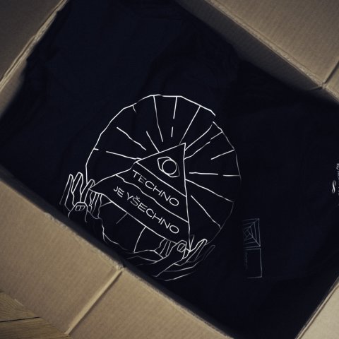 VYHRAJ VSTUPY NA STEPHANA A TECHNO JE VŠECHNO TRIKO | ROXY PRAGUE